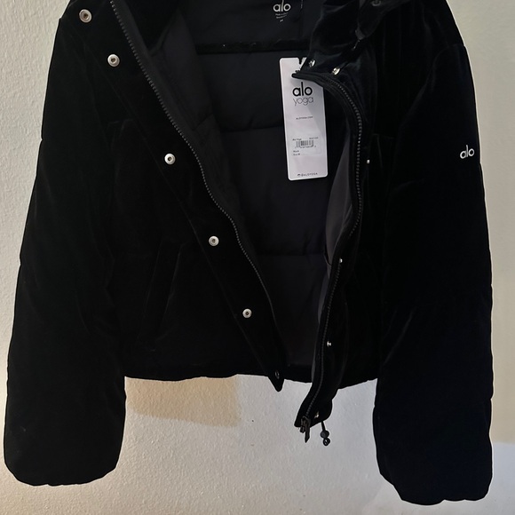 ALO Yoga | Jackets & Coats | Alo Yoga Black Puffer Jacket | Poshmark